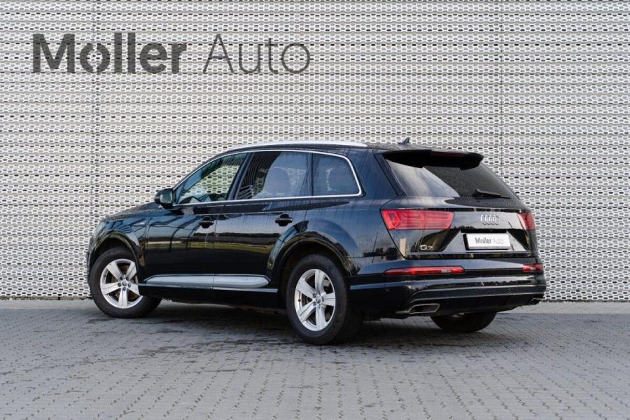 Black Audi Q7 2015 in Marupe, with an engine capacity of 3.00 L and mileage of 150 thousand km for 26800 €, photo 4 on AUTOMOTO.COM.LV
