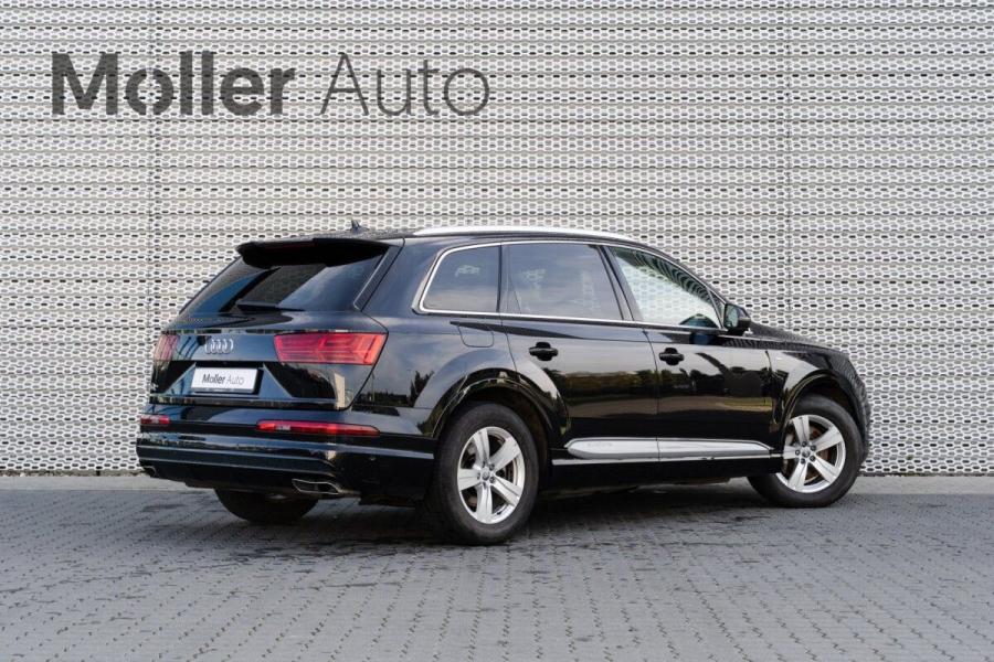 Black Audi Q7 2015 in Marupe, with an engine capacity of 3.00 L and mileage of 150 thousand km for 26800 €, photo 5 on AUTOMOTO.COM.LV