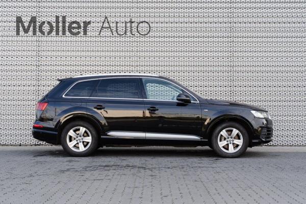 Melns Audi Q7 2015 Mārupe, ar dzinēja tilpumu 3.00 L un nobraukumu 150 tūkst. km par 26800 €, foto 6 vietnē AUTOMOTO.COM.LV