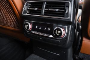 Black Audi Q7 2015 in Marupe, with an engine capacity of 3.00 L and mileage of 150 thousand km for 26800 €, photo 27 on AUTOMOTO.COM.LV