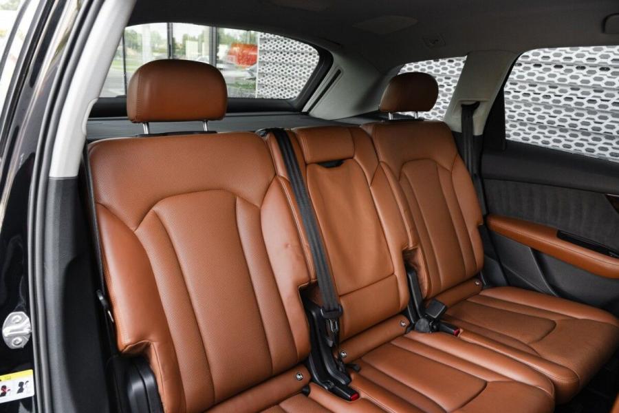 Black Audi Q7 2015 in Marupe, with an engine capacity of 3.00 L and mileage of 150 thousand km for 26800 €, photo 28 on AUTOMOTO.COM.LV