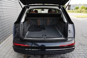 Black Audi Q7 2015 in Marupe, with an engine capacity of 3.00 L and mileage of 150 thousand km for 26800 €, photo 30 on AUTOMOTO.COM.LV