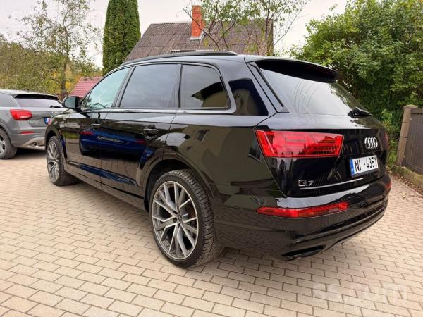Black Audi Q7 2015 in Jelgava, with an engine capacity of 3.00 L and mileage of 238 thousand km for 24750 €, photo 6 on AUTOMOTO.COM.LV
