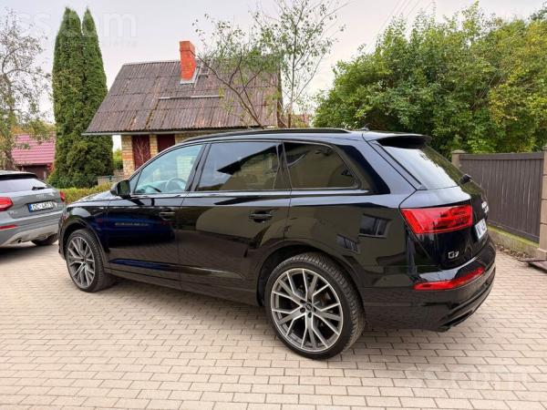 Black Audi Q7 2015 in Jelgava, with an engine capacity of 3.00 L and mileage of 238 thousand km for 24750 €, photo 9 on AUTOMOTO.COM.LV