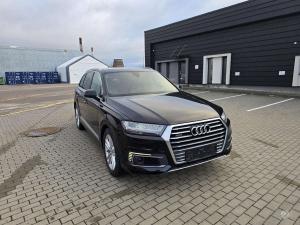 Black Audi Q7 2016 in Kaunas, with an engine capacity of 3.00 L and mileage of 246 thousand km for 19950 €, photo 3 on AUTOMOTO.COM.LV