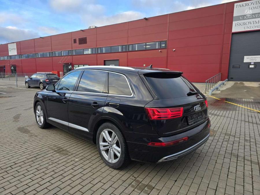 Black Audi Q7 2016 in Kaunas, with an engine capacity of 3.00 L and mileage of 246 thousand km for 19950 €, photo 8 on AUTOMOTO.COM.LV