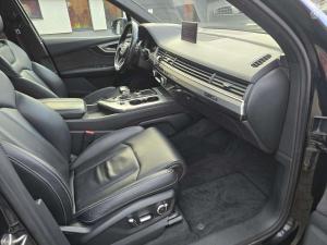 Black Audi Q7 2016 in Kaunas, with an engine capacity of 3.00 L and mileage of 246 thousand km for 19950 €, photo 16 on AUTOMOTO.COM.LV