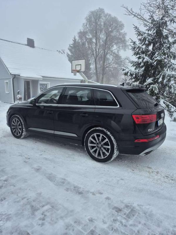 Black Audi Q7 2016 in Silute, with an engine capacity of 2.97 L and mileage of 304 thousand km for 22200 €, photo 2 on AUTOMOTO.COM.LV