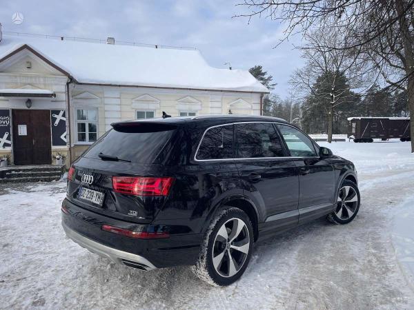Black Audi Q7 2016 in Utena, with an engine capacity of 2.97 L and mileage of 231 thousand km for 21700 €, photo 4 on AUTOMOTO.COM.LV