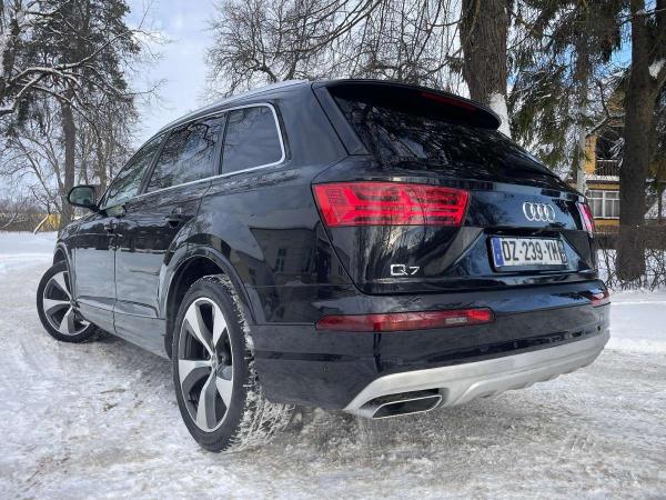 Black Audi Q7 2016 in Utena, with an engine capacity of 2.97 L and mileage of 231 thousand km for 21700 €, photo 7 on AUTOMOTO.COM.LV