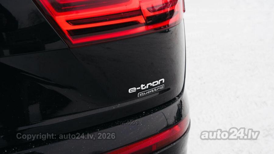 Black Audi Q7 2016 in Tartu, with an engine capacity of 3.00 L and mileage of 219 thousand km for 29999 €, photo 7 on AUTOMOTO.COM.LV