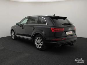 Black Audi Q7 2016 in Vilnius, with an engine capacity of 3.00 L and mileage of 233 thousand km for 25499 €, photo 8 on AUTOMOTO.COM.LV