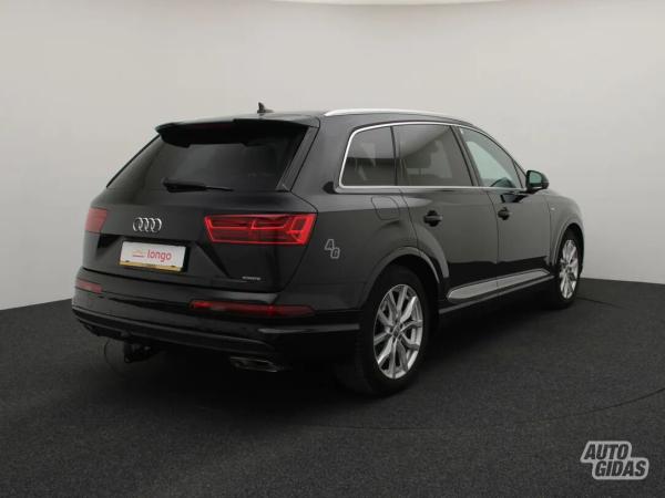 Black Audi Q7 2016 in Vilnius, with an engine capacity of 3.00 L and mileage of 233 thousand km for 25499 €, photo 8 on AUTOMOTO.COM.LV