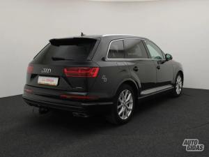 Black Audi Q7 2016 in Vilnius, with an engine capacity of 3.00 L and mileage of 233 thousand km for 25499 €, photo 9 on AUTOMOTO.COM.LV