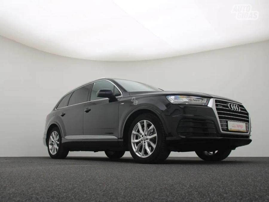 Black Audi Q7 2016 in Vilnius, with an engine capacity of 3.00 L and mileage of 233 thousand km for 25499 €, photo 12 on AUTOMOTO.COM.LV