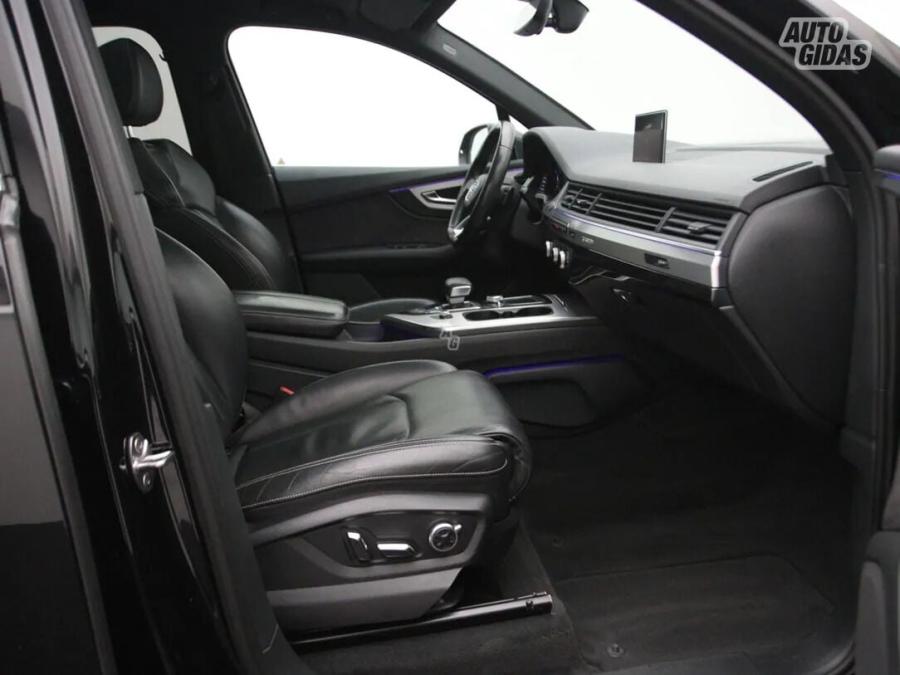 Black Audi Q7 2016 in Vilnius, with an engine capacity of 3.00 L and mileage of 233 thousand km for 25499 €, photo 15 on AUTOMOTO.COM.LV
