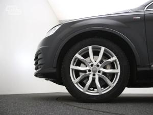 Black Audi Q7 2016 in Vilnius, with an engine capacity of 3.00 L and mileage of 233 thousand km for 25499 €, photo 30 on AUTOMOTO.COM.LV