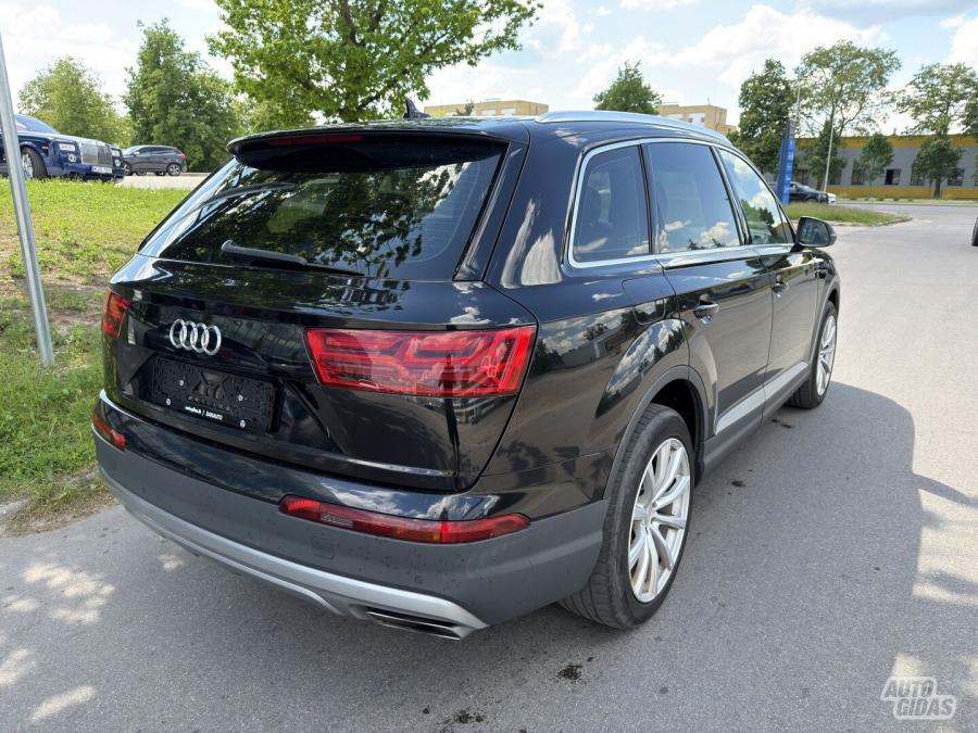 Black Audi Q7 2016 in Panevezys, with an engine capacity of 3.00 L and mileage of 439 thousand km for 15500 €, photo 9 on AUTOMOTO.COM.LV