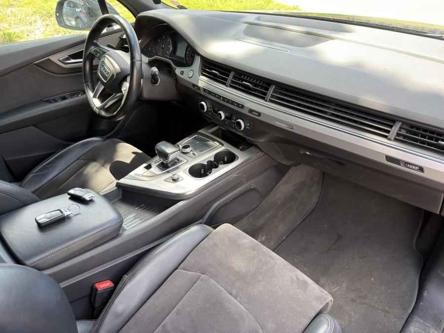 Black Audi Q7 2016 in Panevezys, with an engine capacity of 3.00 L and mileage of 439 thousand km for 15500 €, photo 17 on AUTOMOTO.COM.LV