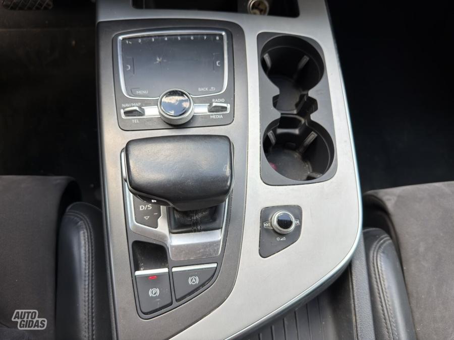 Black Audi Q7 2016 in Panevezys, with an engine capacity of 3.00 L and mileage of 439 thousand km for 15500 €, photo 28 on AUTOMOTO.COM.LV