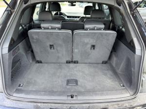 Black Audi Q7 2016 in Panevezys, with an engine capacity of 3.00 L and mileage of 439 thousand km for 15500 €, photo 34 on AUTOMOTO.COM.LV