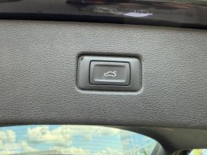 Black Audi Q7 2016 in Panevezys, with an engine capacity of 3.00 L and mileage of 439 thousand km for 15500 €, photo 35 on AUTOMOTO.COM.LV