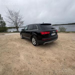 Melns Audi Q7 2016 Rīga, ar dzinēja tilpumu 3.00 L un nobraukumu 295 tūkst. km par 20000 €, foto 4 vietnē AUTOMOTO.COM.LV