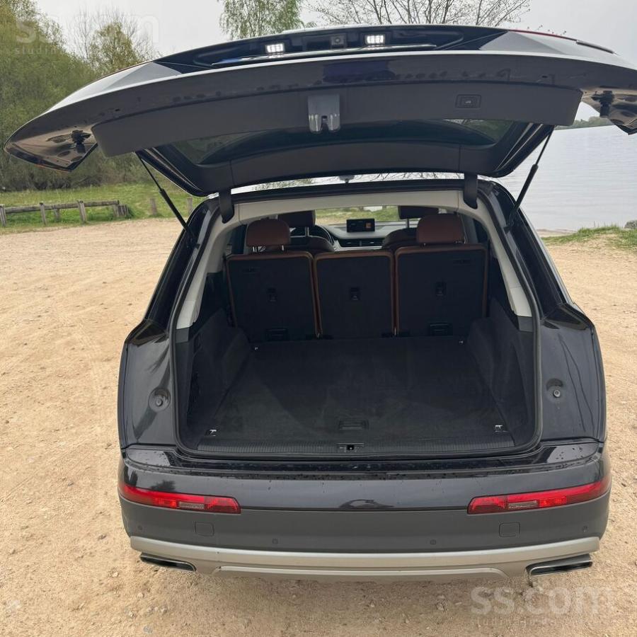 Melns Audi Q7 2016 Rīga, ar dzinēja tilpumu 3.00 L un nobraukumu 295 tūkst. km par 20000 €, foto 10 vietnē AUTOMOTO.COM.LV