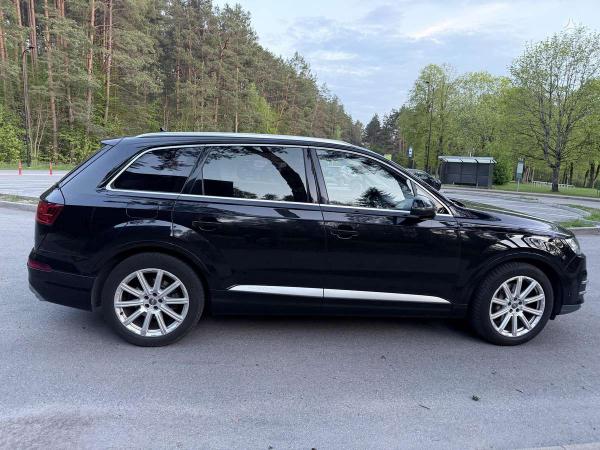 Black Audi Q7 2016 in Vilnius, with an engine capacity of 2.97 L and mileage of 350 thousand km for 18400 €, photo 8 on AUTOMOTO.COM.LV