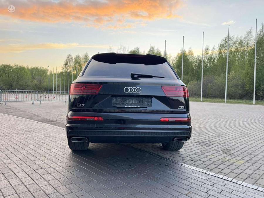 Melns Audi Q7 2016 Šauļi, ar dzinēja tilpumu 2.97 L un nobraukumu 259 tūkst. km par 23200 €, foto 5 vietnē AUTOMOTO.COM.LV