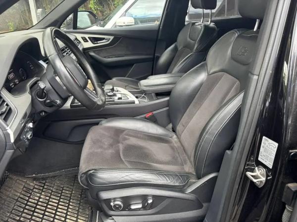Black Audi Q7 2016 in Jurmala, with an engine capacity of 3.00 L and mileage of 276 thousand km for 24750 €, photo 5 on AUTOMOTO.COM.LV
