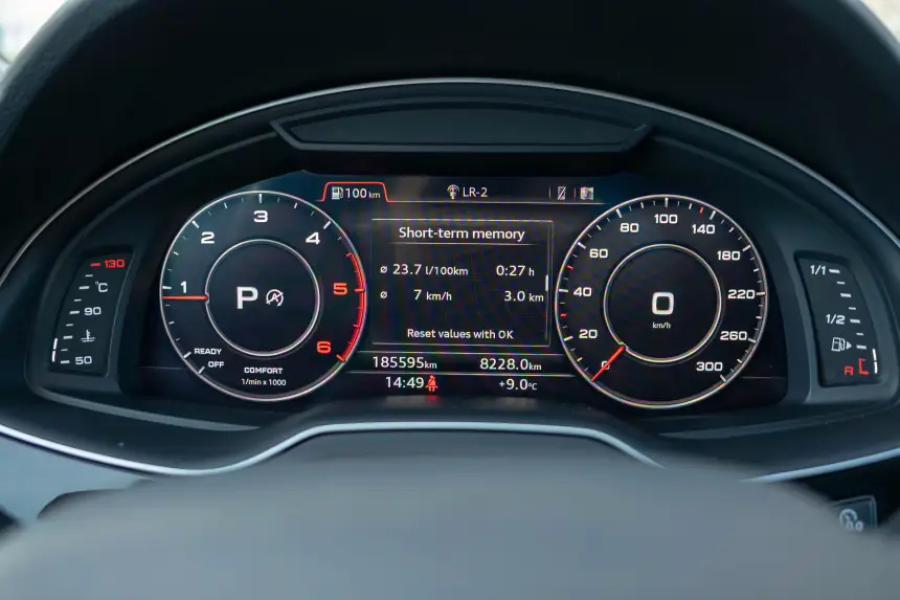 Melns Audi Q7 2016 Liepāja, ar dzinēja tilpumu 3.00 L un nobraukumu 185 tūkst. km par 33500 €, foto 14 vietnē AUTOMOTO.COM.LV