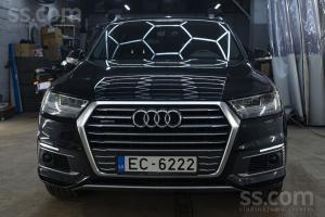 Black Audi Q7 2016 in Riga, with an engine capacity of 3.00 L and mileage of 255 thousand km for 29900 €, photo 6 on AUTOMOTO.COM.LV