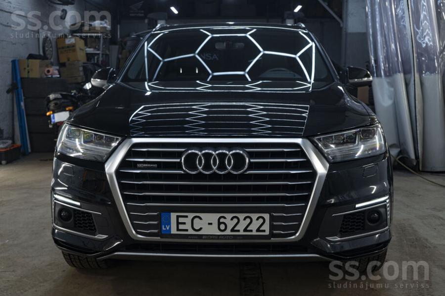 Black Audi Q7 2016 in Riga, with an engine capacity of 3.00 L and mileage of 255 thousand km for 29900 €, photo 6 on AUTOMOTO.COM.LV