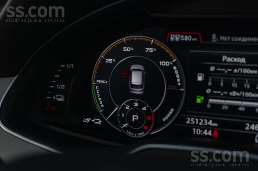 Black Audi Q7 2016 in Riga, with an engine capacity of 3.00 L and mileage of 255 thousand km for 29900 €, photo 23 on AUTOMOTO.COM.LV