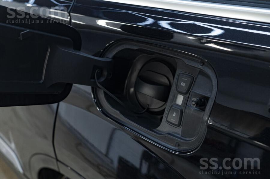 Black Audi Q7 2016 in Riga, with an engine capacity of 3.00 L and mileage of 255 thousand km for 29900 €, photo 33 on AUTOMOTO.COM.LV
