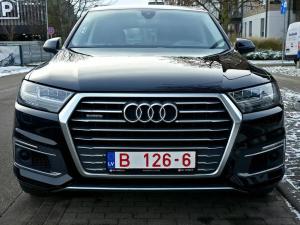 Black Audi Q7 2016 in Riga, with an engine capacity of 3.00 L and mileage of 261 thousand km for 23200 €, photo 3 on AUTOMOTO.COM.LV