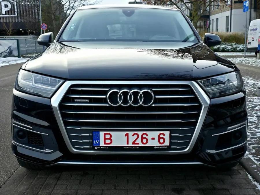 Black Audi Q7 2016 in Riga, with an engine capacity of 3.00 L and mileage of 261 thousand km for 23200 €, photo 3 on AUTOMOTO.COM.LV