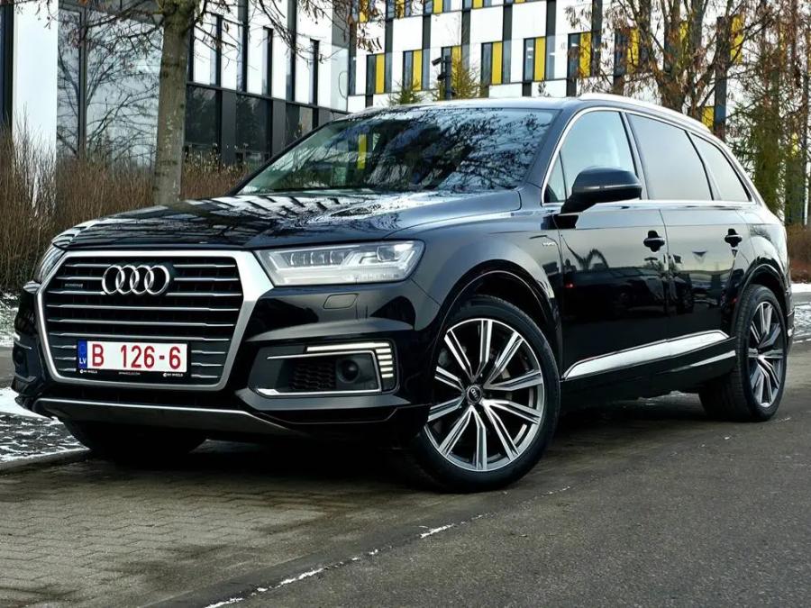 Black Audi Q7 2016 in Riga, with an engine capacity of 3.00 L and mileage of 261 thousand km for 23200 €, photo 4 on AUTOMOTO.COM.LV