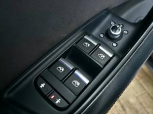Black Audi Q7 2016 in Riga, with an engine capacity of 3.00 L and mileage of 261 thousand km for 23200 €, photo 26 on AUTOMOTO.COM.LV