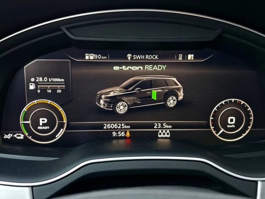 Black Audi Q7 2016 in Riga, with an engine capacity of 3.00 L and mileage of 261 thousand km for 23200 €, photo 41 on AUTOMOTO.COM.LV