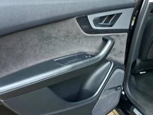 Black Audi Q7 2016 in Riga, with an engine capacity of 3.00 L and mileage of 261 thousand km for 23200 €, photo 42 on AUTOMOTO.COM.LV