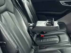 Black Audi Q7 2016 in Riga, with an engine capacity of 3.00 L and mileage of 261 thousand km for 23200 €, photo 49 on AUTOMOTO.COM.LV