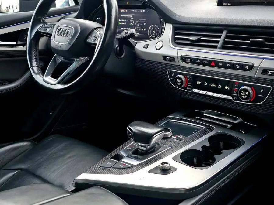 Black Audi Q7 2016 in Riga, with an engine capacity of 3.00 L and mileage of 261 thousand km for 23200 €, photo 51 on AUTOMOTO.COM.LV