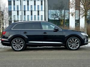 Black Audi Q7 2016 in Riga, with an engine capacity of 3.00 L and mileage of 261 thousand km for 23200 €, photo 57 on AUTOMOTO.COM.LV