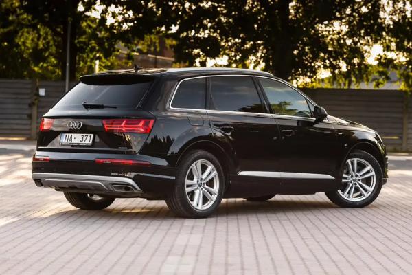 Black Audi Q7 2016 in Jelgava, with an engine capacity of 3.00 L and mileage of 220 thousand km for 24300 €, photo 6 on AUTOMOTO.COM.LV