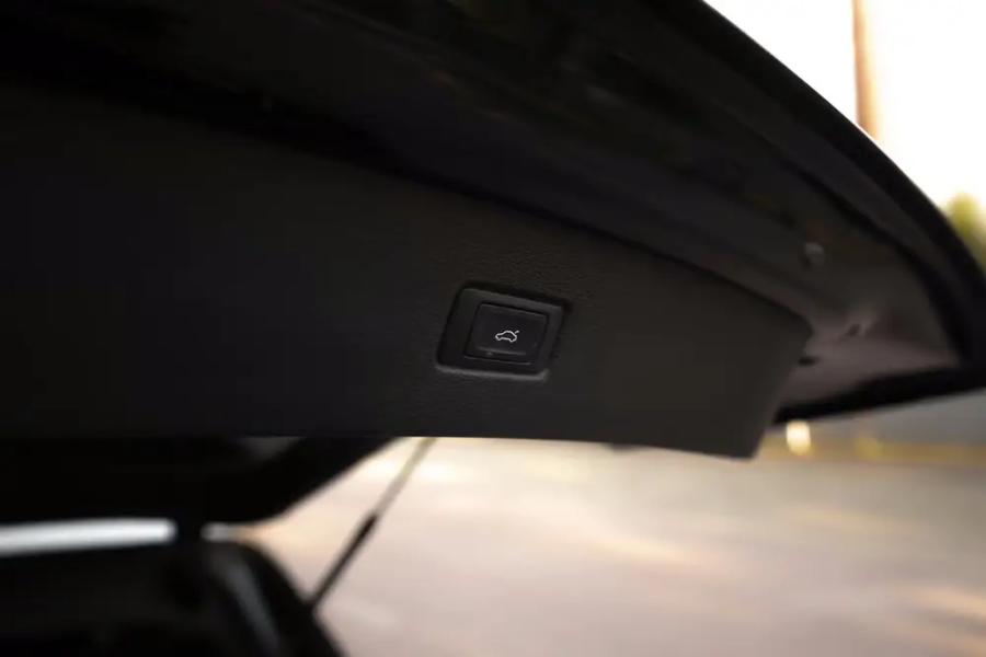 Melns Audi Q7 2016 Jelgava, ar dzinēja tilpumu 3.00 L un nobraukumu 220 tūkst. km par 24300 €, foto 25 vietnē AUTOMOTO.COM.LV