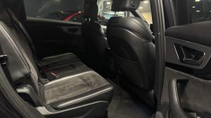 Black Audi Q7 2016 in Riga, with an engine capacity of 3.00 L and mileage of 232 thousand km for 28200 €, photo 9 on AUTOMOTO.COM.LV