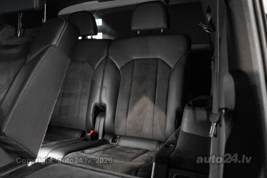 Melns Audi Q7 2016 Rīga, ar dzinēja tilpumu 3.00 L un nobraukumu 238 tūkst. km par 25000 €, foto 15 vietnē AUTOMOTO.COM.LV