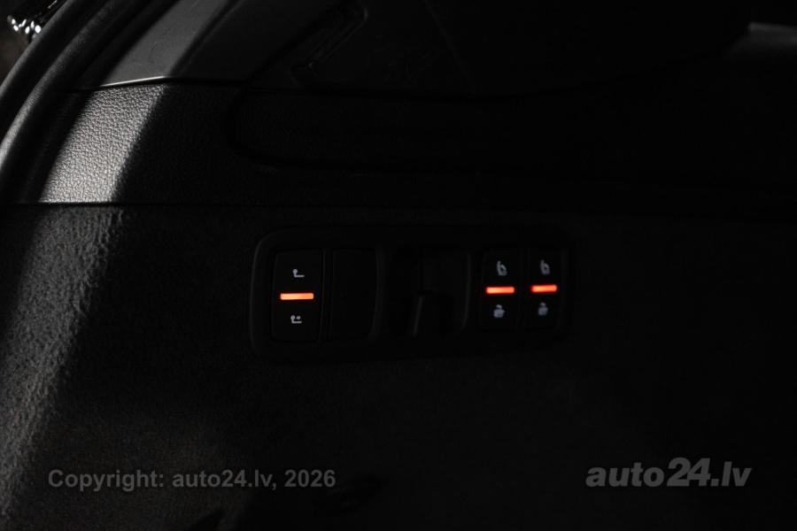 Melns Audi Q7 2016 Rīga, ar dzinēja tilpumu 3.00 L un nobraukumu 238 tūkst. km par 25000 €, foto 30 vietnē AUTOMOTO.COM.LV